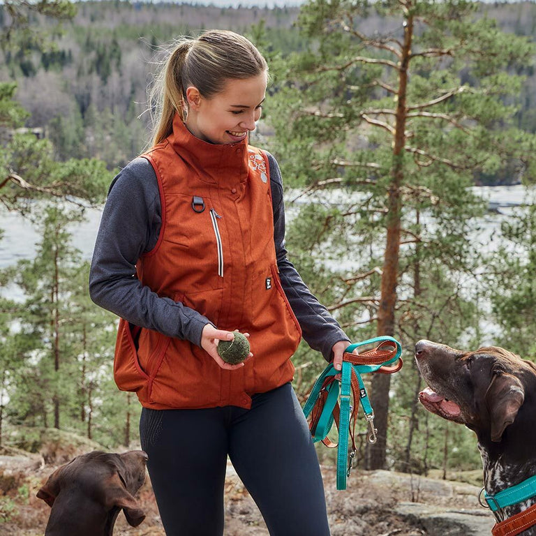 Dog clothing, harnesses, collars and leashes – Hurtta.com